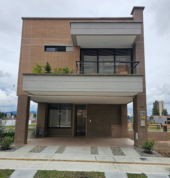 Llanogrande Rionegro Villa In High-end Area - Rionegro