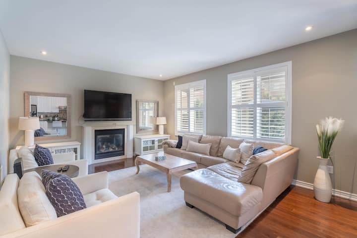 Stylish 4br Oasis | Peaceful Mississauga Location - Milton