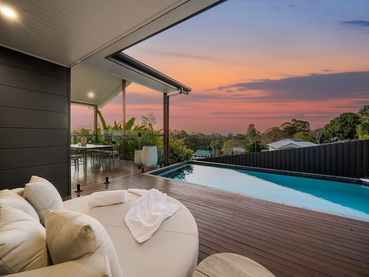 Luxury Escape - Pool + Views - 10 Mins To Beach! - Sunshine Coast