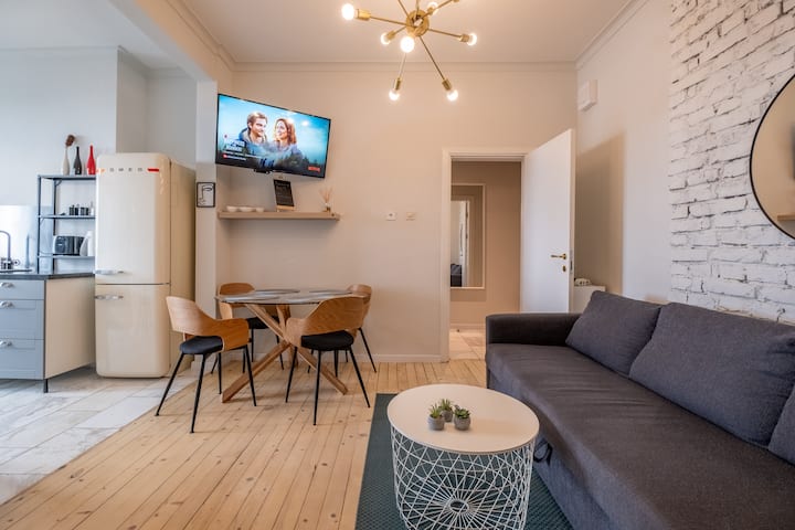 Spacious 2bd Flat | Central Location & 2 Balconies - Sofia
