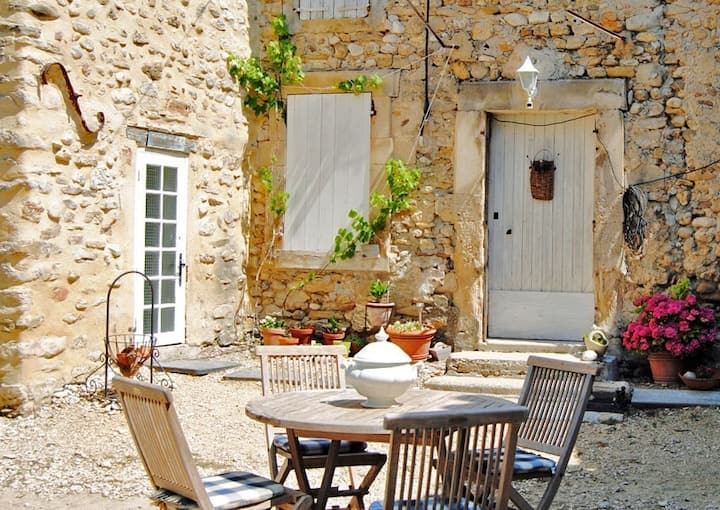 Comfortable Gîte With Heated Pool In Visan - Valréas