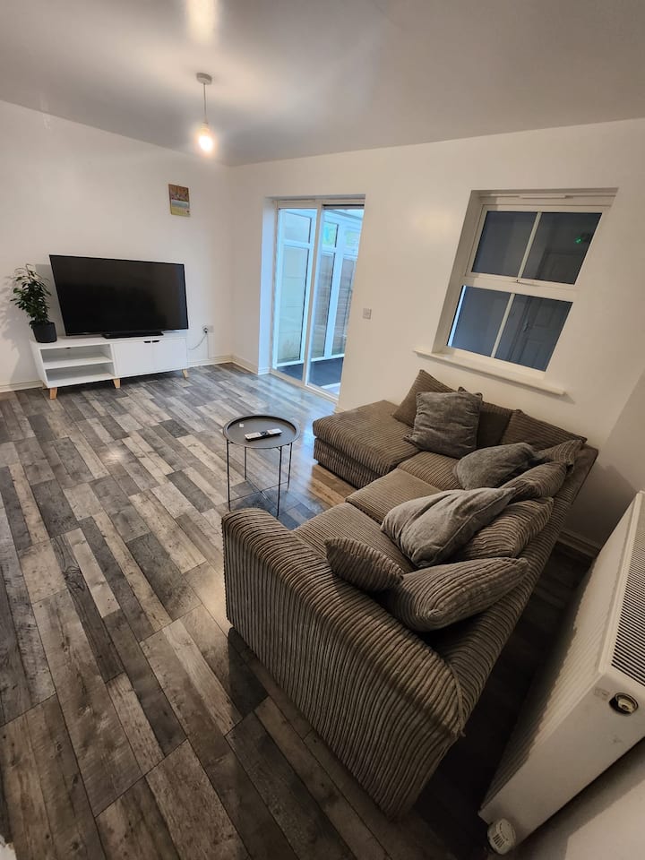 Cosy Four Bedroom House - Ipswich