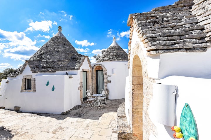 Borgo Di Trulli Con Piscina - Locorotondo