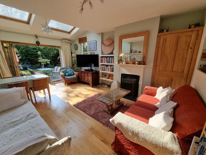 Wimbledon 3 Bedroom Garden Flat - 크로이던