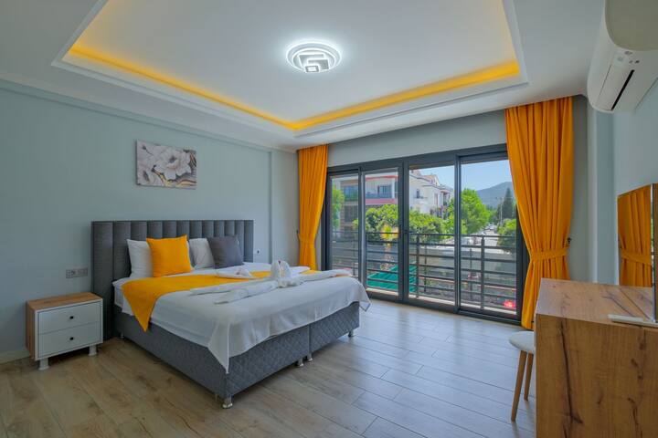 Geniş Bahçeli 9 Kişilik Modern Villa 48-2173 - Fethiye
