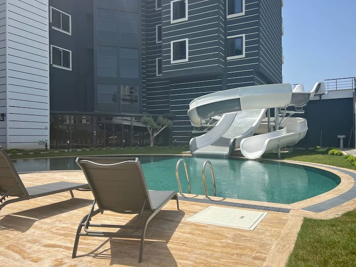 Piscine Pour Femmes & Football - Turkey