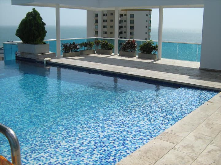 Excelente Apto Amplio Claro Y A 1 Cuadra Playa - Colombia