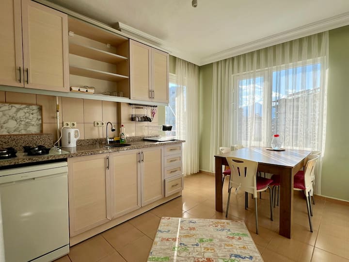 Sahile Yakın 3+1 Mutfaklı Daire - Adalia