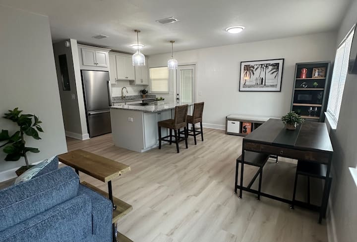 *New* Cozy Little House - Melbourne, FL