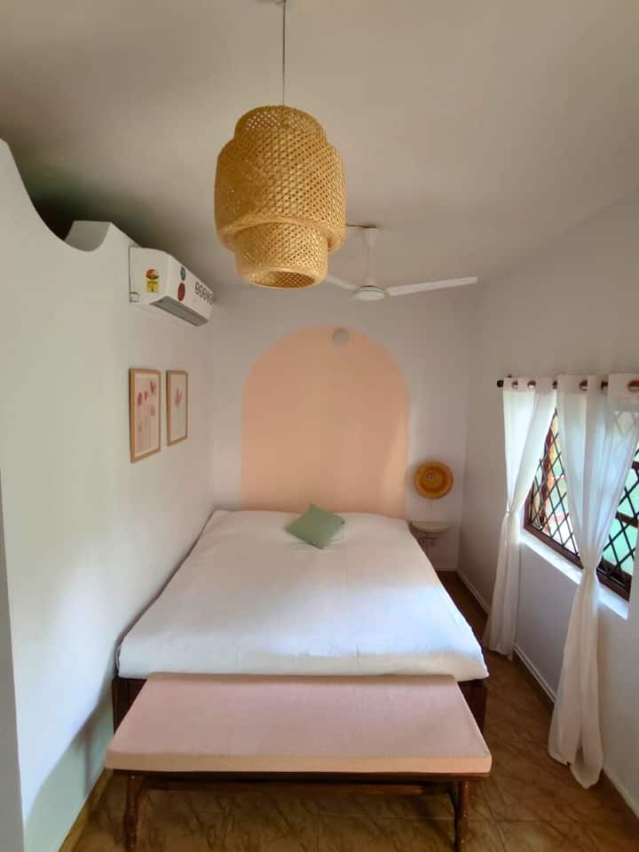 Florin Stays - Poppy - Goa