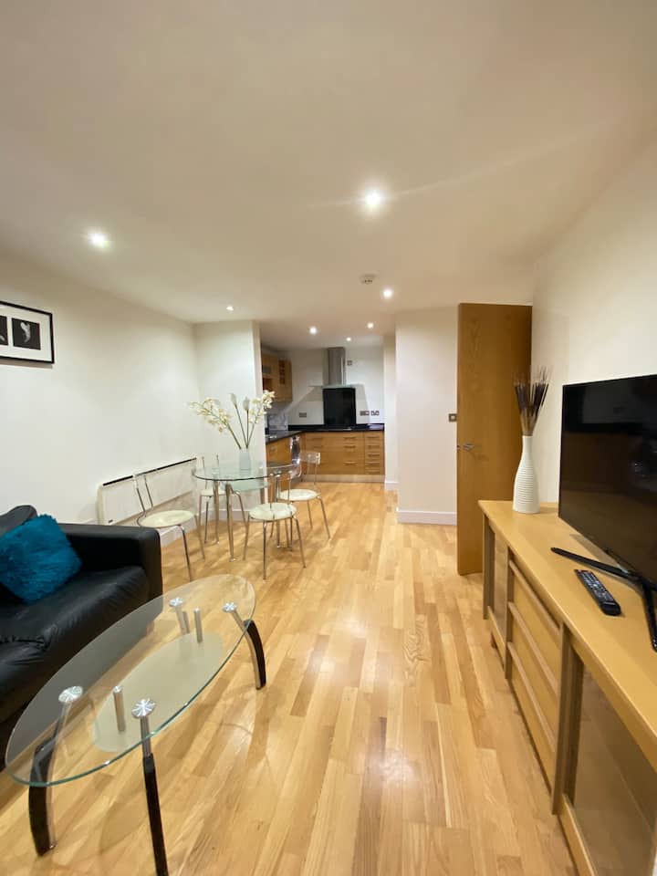 Leeds Dock Apartment - Leeds
