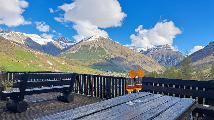 Teolahaus Con Vista Panoramica Su Livigno - Livigno
