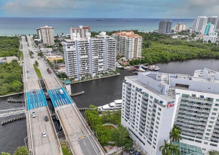 Modern Condo By The Beach - Water Taxi Stop! - Fort Lauderdale