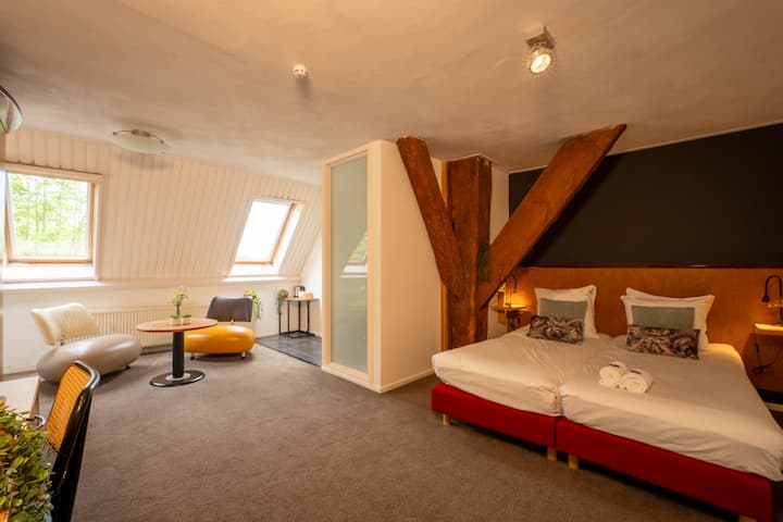 Boerderijkamer Bij Leeuwarden. Natuur En 11steden - Leeuwarden