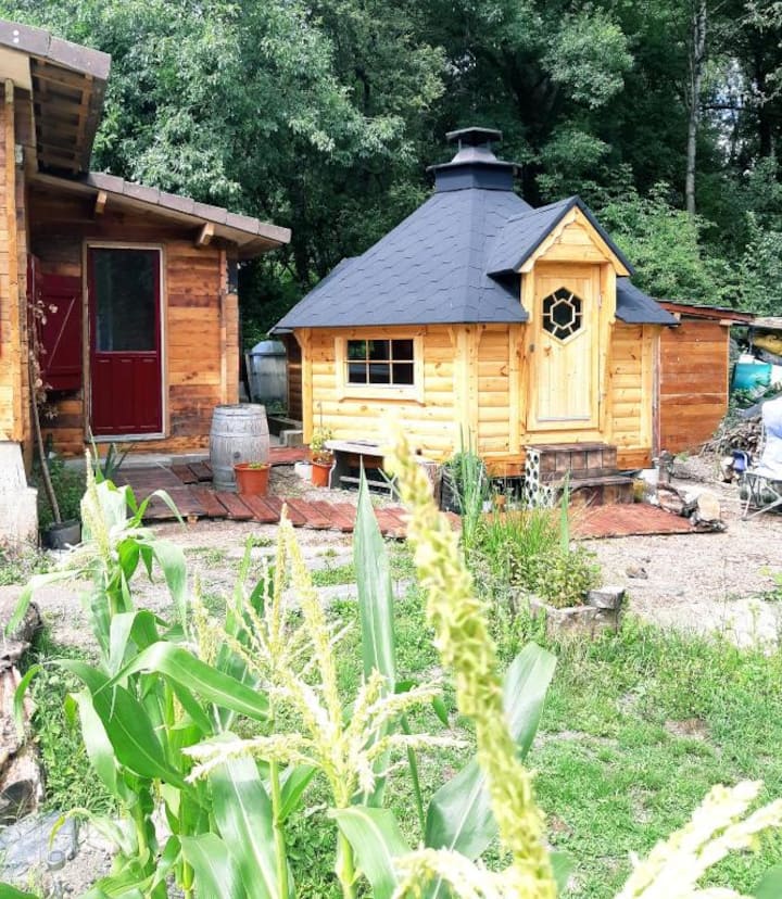 Cabin' Lake' Fish' Swim' Chill - La Gacilly