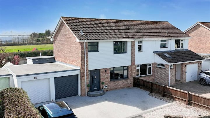 Lovely, Comfortable Modern Family Home - Braunton
