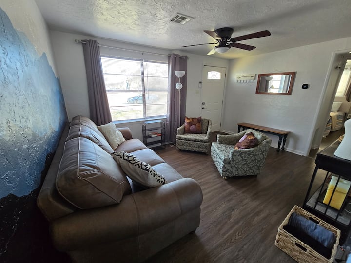 Warm And Cozy Retreat - Lawton, OK