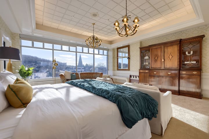 "The Vice Presidential" - Suite With Amazing View - Denver, PA