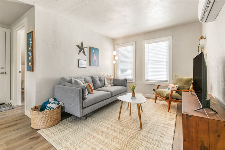 Modern Market St. Stay - Springfield, MO