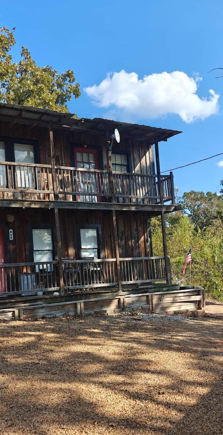 Cowgirl Room With A View - Canton, TX