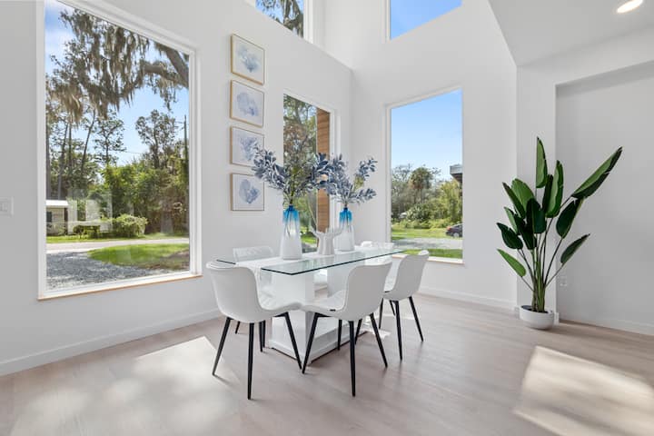 Luxury Modern Comfort In Historic St Augustine - St. Augustine, FL