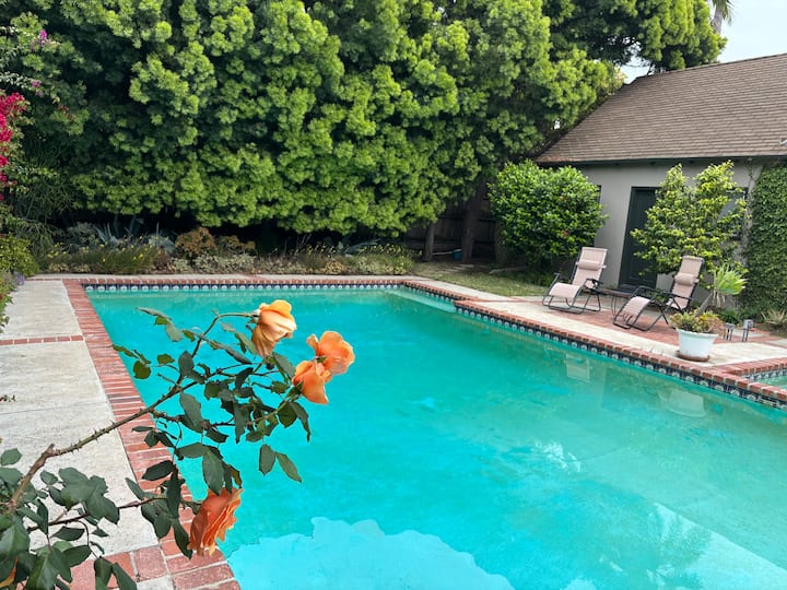 Central Los Angeles Guesthouse - Los Angeles, CA