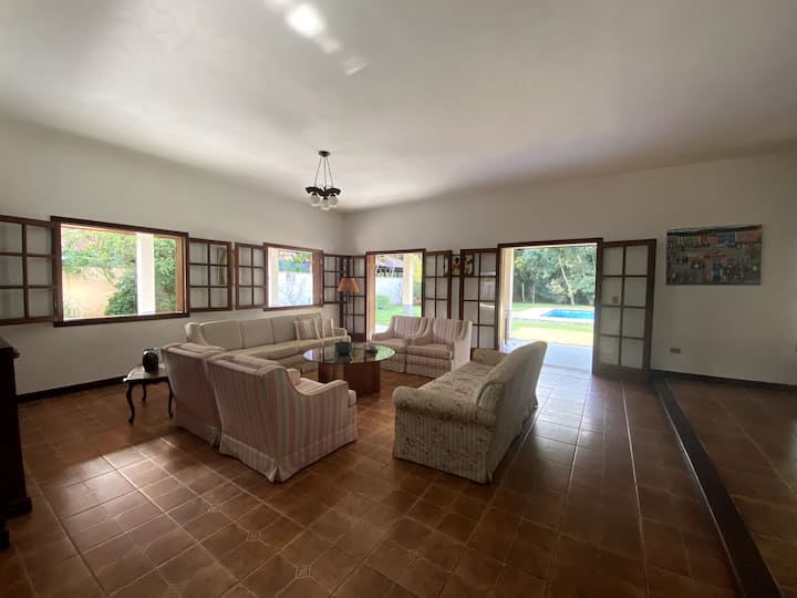 Casa Espaçosa Próxima Ao Centro - Taubaté