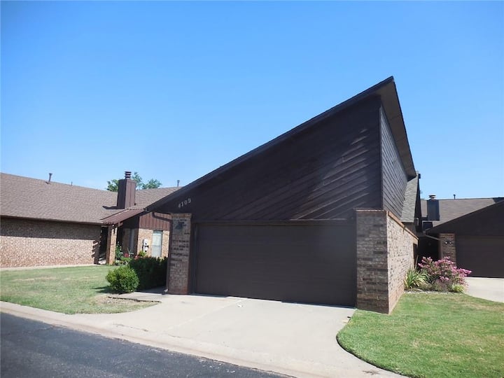 Hemlock Ln - Oklahoma City