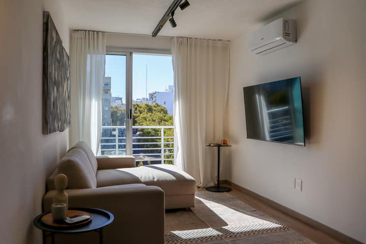 A 600mts De La Rambla - Apto En Piso 7 A Estrenar - Montevideo