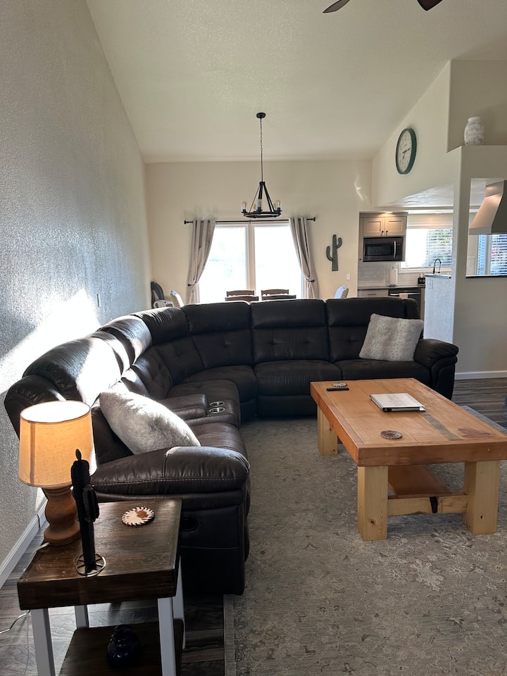 Spacious Cozy Family Friendly Home! - Meridian, ID