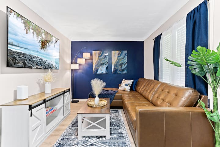New! 3bds Cozy Home W/fast Wi-fi - Detroit Metro Wayne County Airport (DTW)