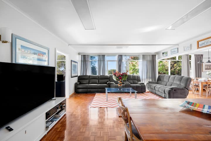 Private King Guest Suite W/ Free Parking - Australia