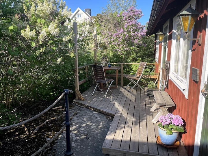 Fin Stuga I Lummig Trädgård - Öregrund