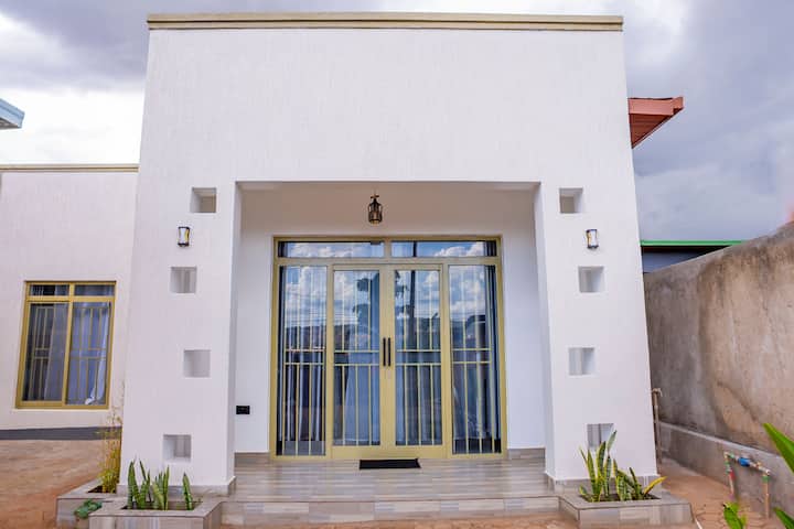 Cozy Home Near Kigali Airport Kabeza (Valley View) - Kigali