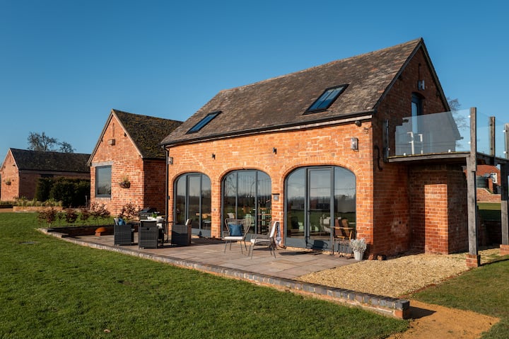 Granary, The Mount Barns & Spa - Stourport-on-Severn