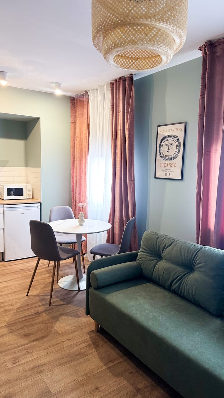 Raspberry Apartment With Balcony - Varsovie