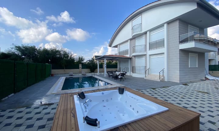 Belek’te Havuzlu Lüks Villa - Serik