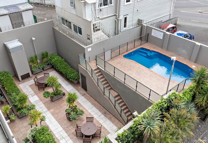 Bright 2-bedroom Apartment - Auckland