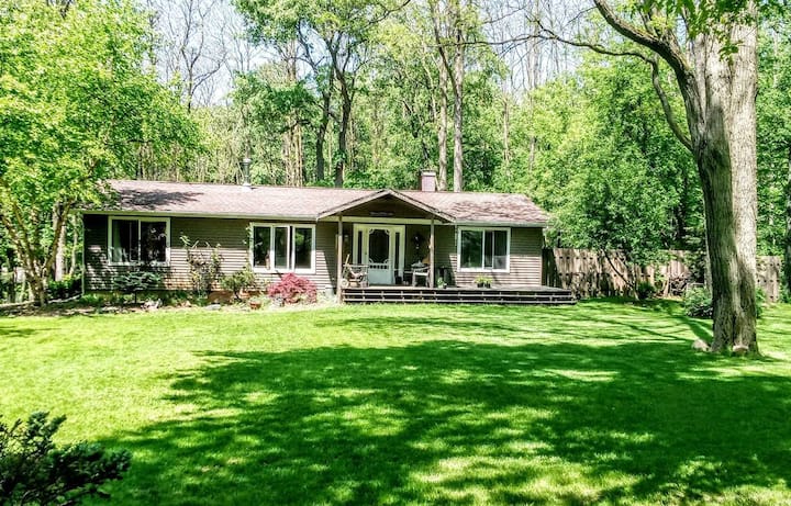 Cabin In The Woods - Lake Orion, MI