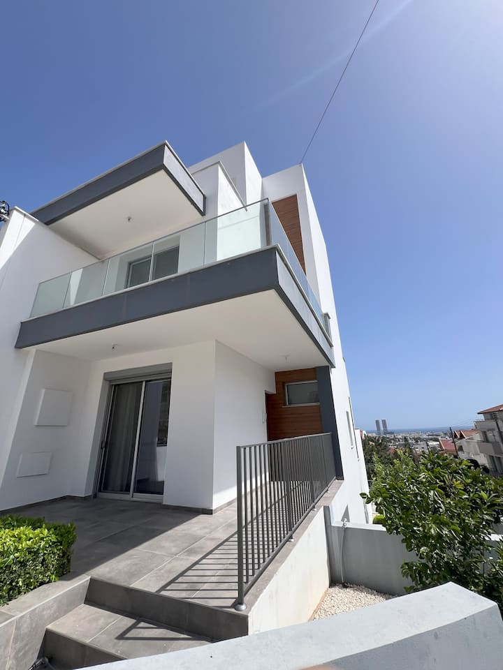 Altura City View 4br House - Limassol