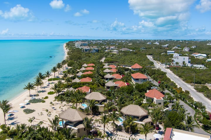 Beachfront Resort Perfect For Large Groups - Turks and Caicos Islands