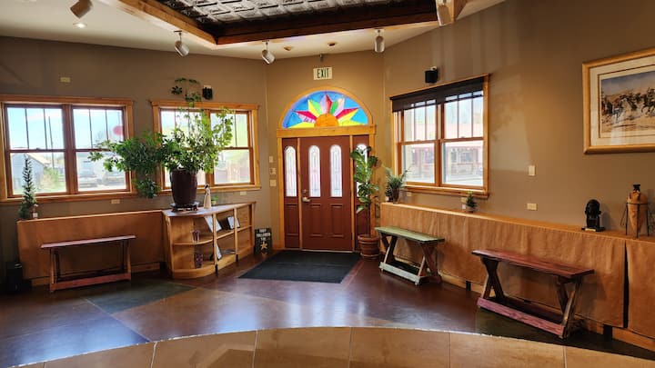 Moody's On Mill St. Venue & Stay - Bayfield, CO