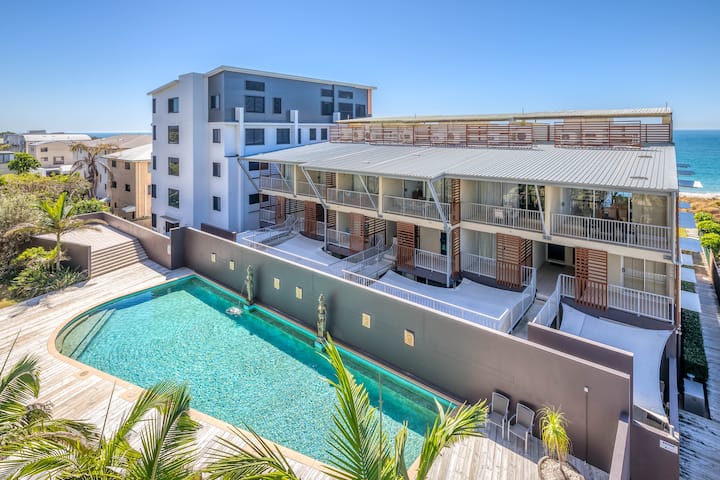 Two-bedroom Partial Ocean View Apartment - Level 2 - Bribie Island