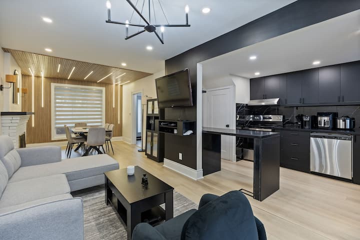 Modern 3 Bedroom | Garden House | Free Parking - Toronto