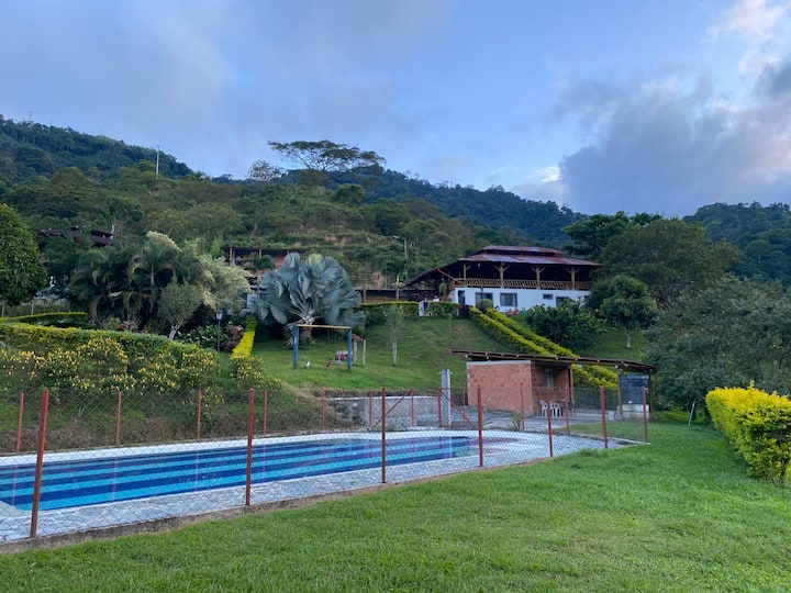 Hermosa Casa Quinta (Bellavista) - Ibagué