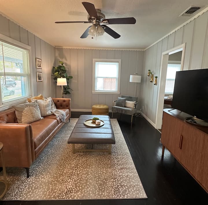 Uc Davis/csus, Tahoe Park - Bus Professional - Sacramento, CA