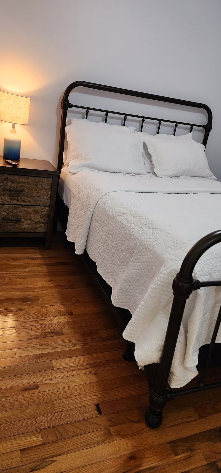 Blue Room/ 5 Mins Drive From Yale - New Haven, CT