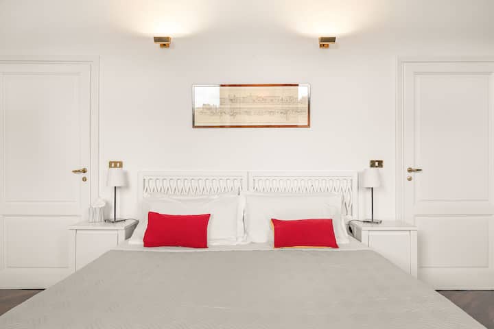 Luxury Apt: River View, Ac & High-speed Wi-fi - Florence