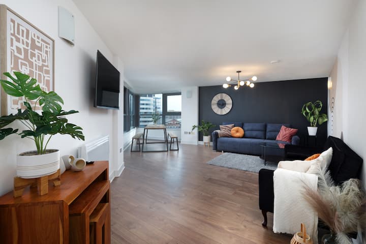 The Curated Corner - Leeds