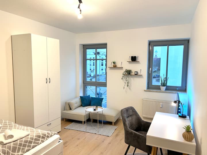 *Neu* Wohnung Im Zentrum / Business / Parkplatz - Regensburg